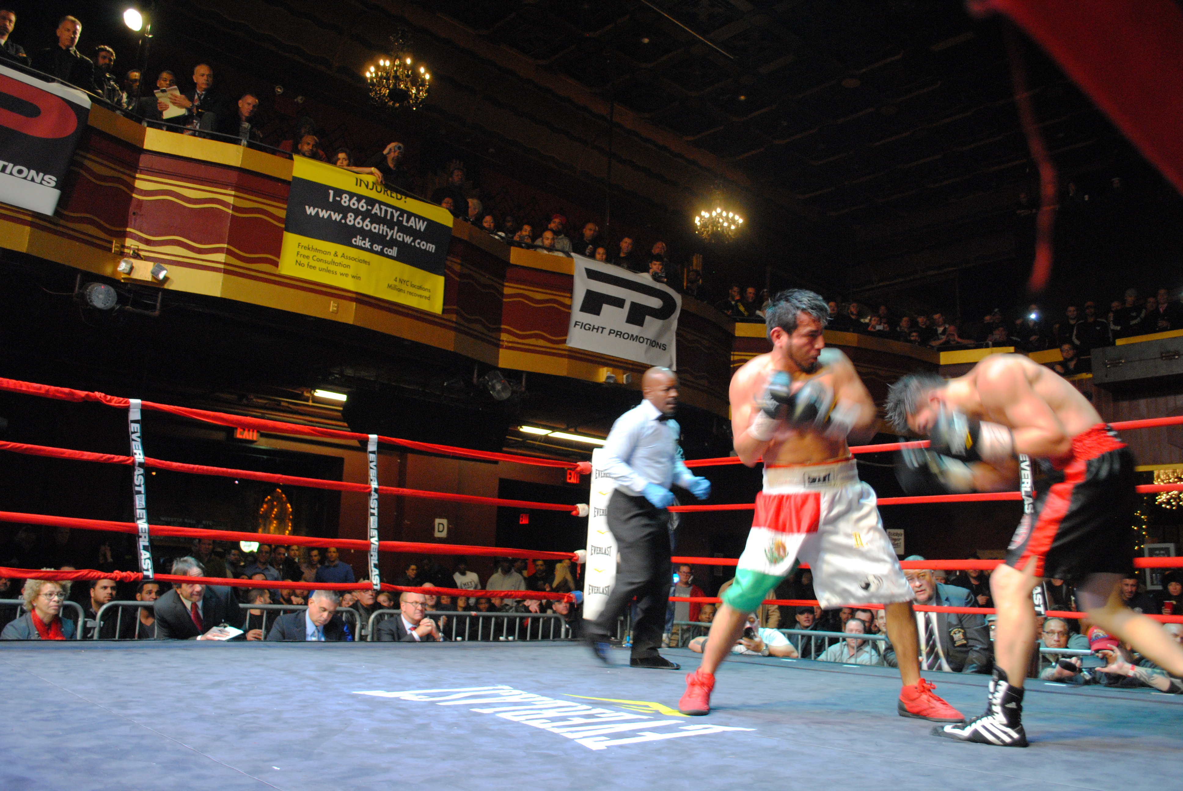 New York’s Fight of The Year! 2-4 Mexican Ringer Luna Takes Prospect On ...