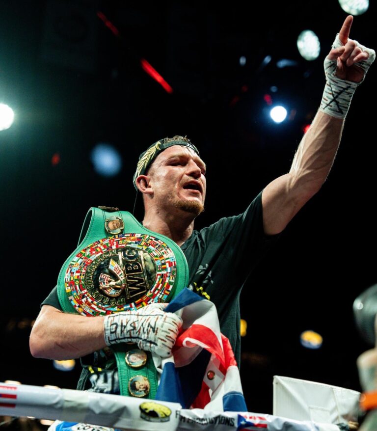 DALTON SMITH UPSETS SUBRIEL MATIAS TO BECOME THE WBC WORLD CHAMPION ...